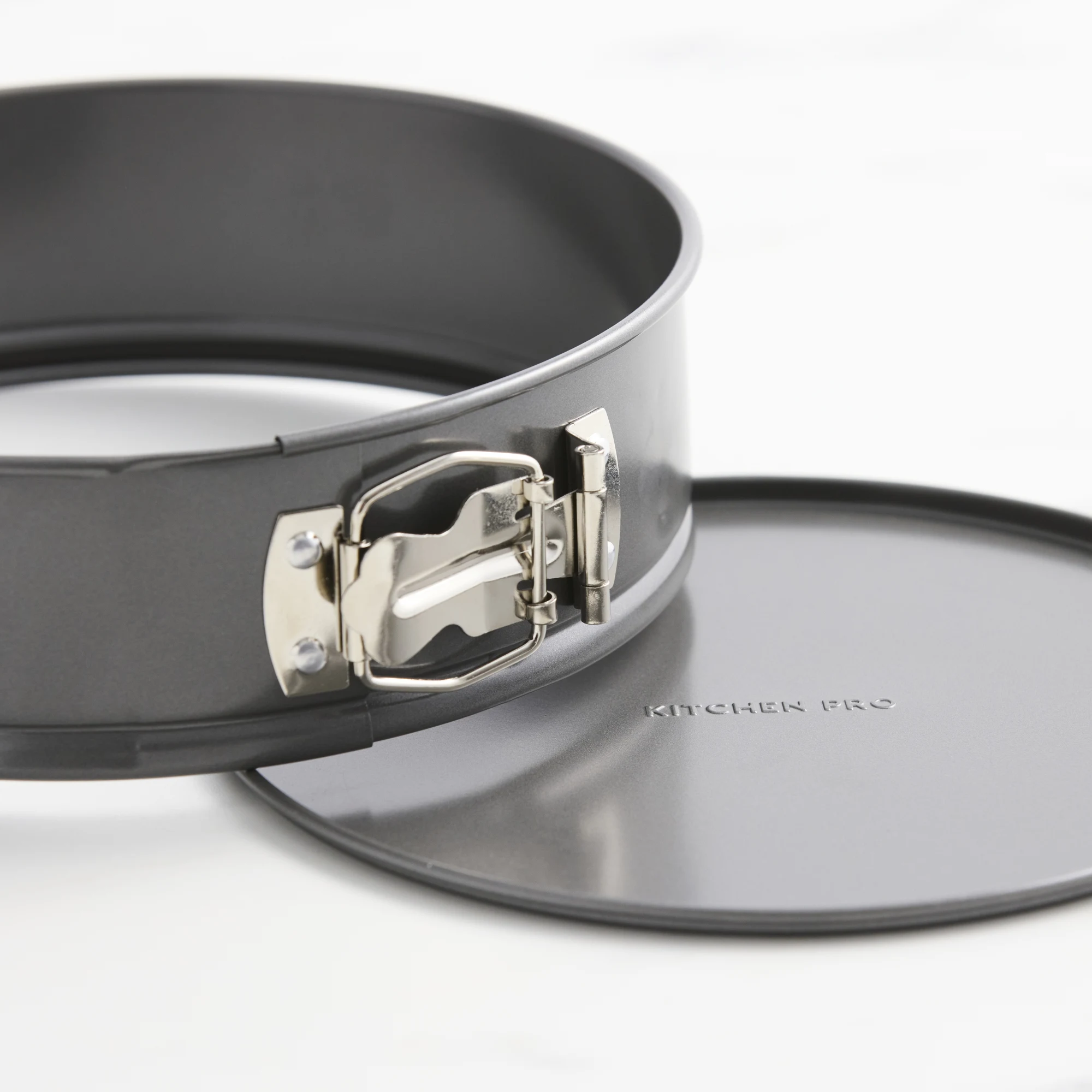 Bakewell Round Springform Cake Pan 23.5cm | Kitchen Warehouse™