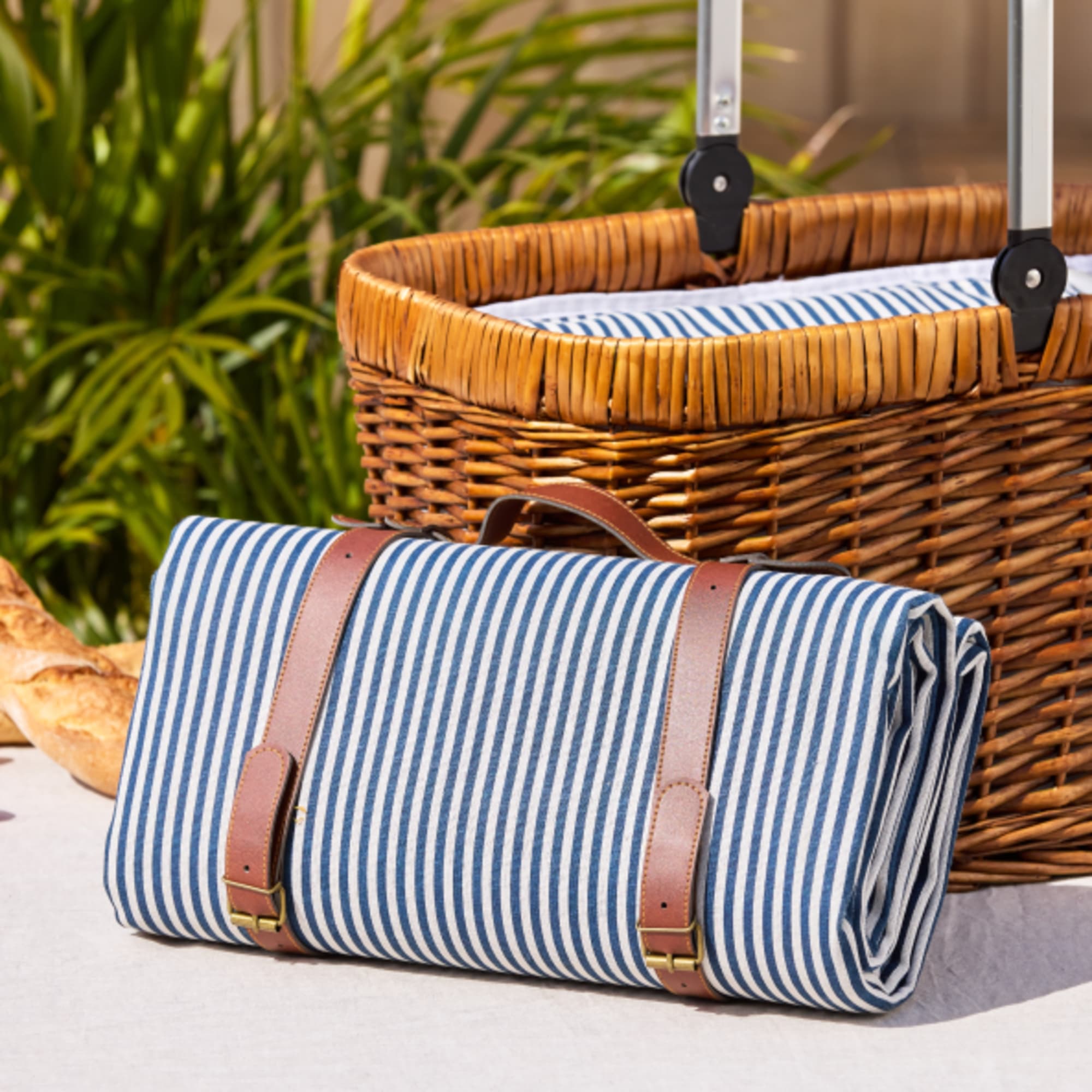 Picnic blankets | Kitchen Warehouse