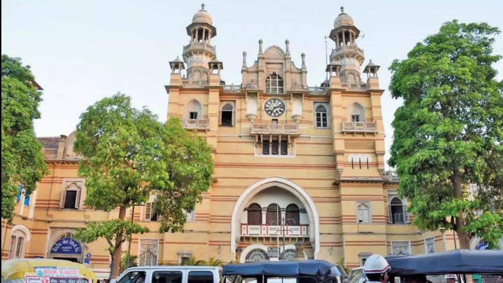 Nyay Mandir, Vadodara Gujarat - Kiomoi