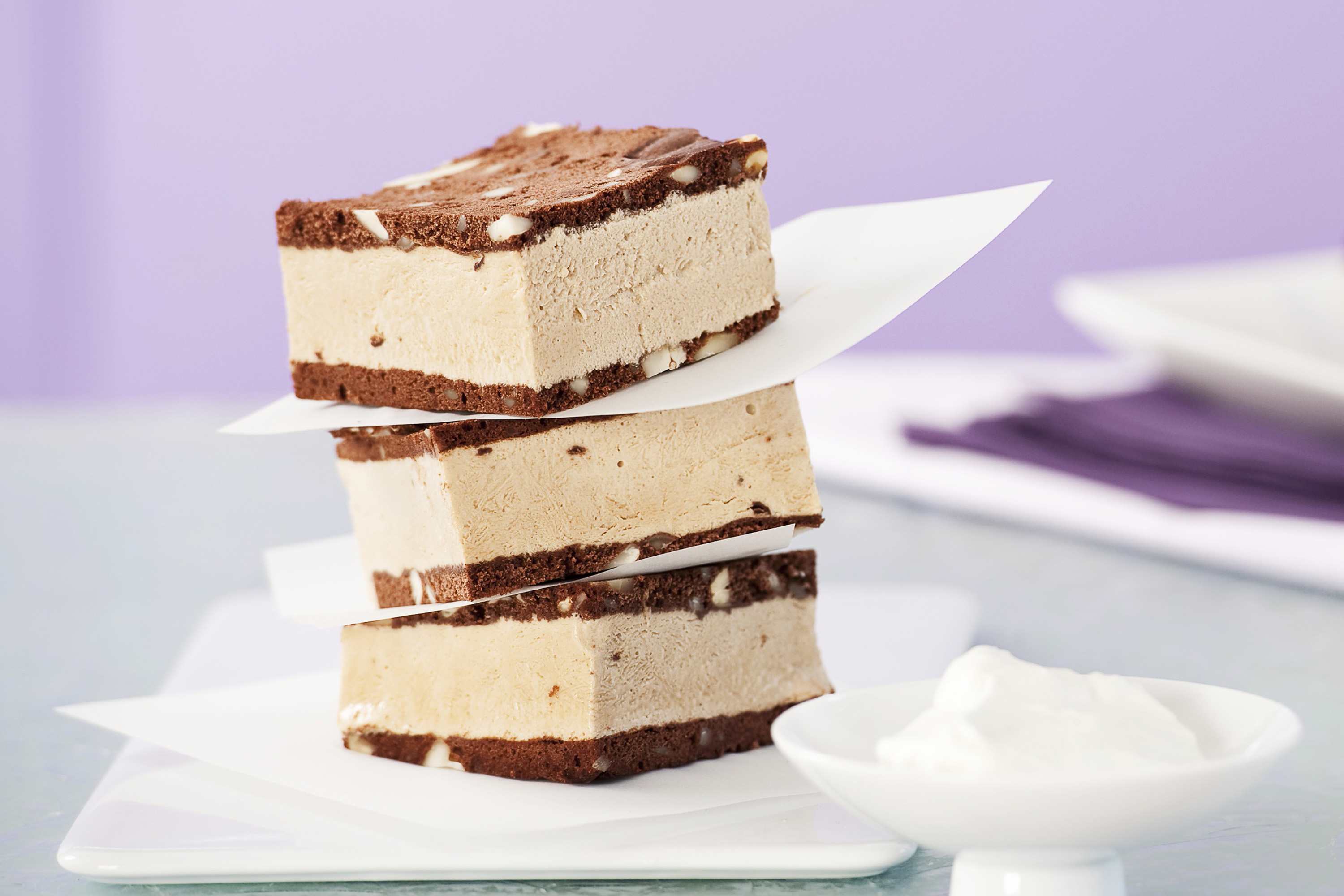 Mocha Brownie "Ice Cream" Sandwiches | Nabob | Recipes - Kraft Heinz