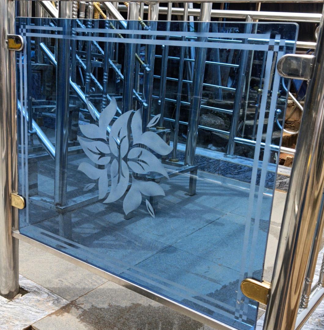 Shower Cubicle, Window Blinds | Free Online Marketplace to Buy & Sell ...