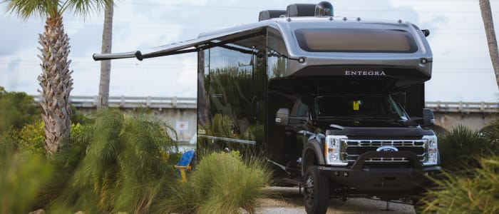 Motorized RV Sale | RVs & Motorhomes For Sale | La Mesa RV | RecVan