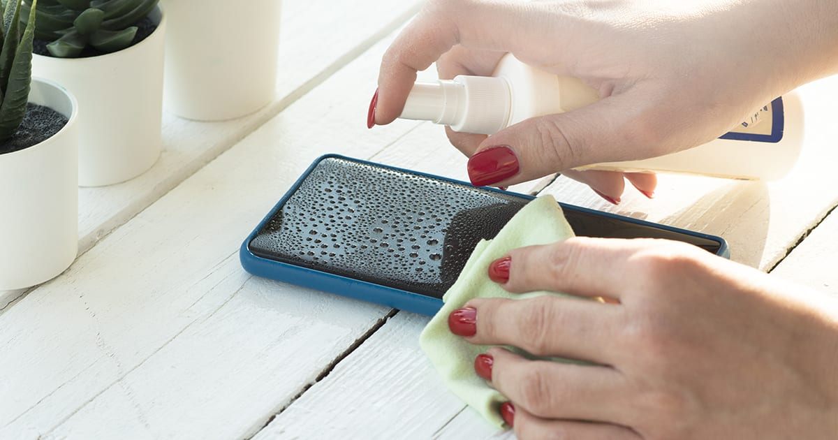How to Clean Your Phone the Right Way