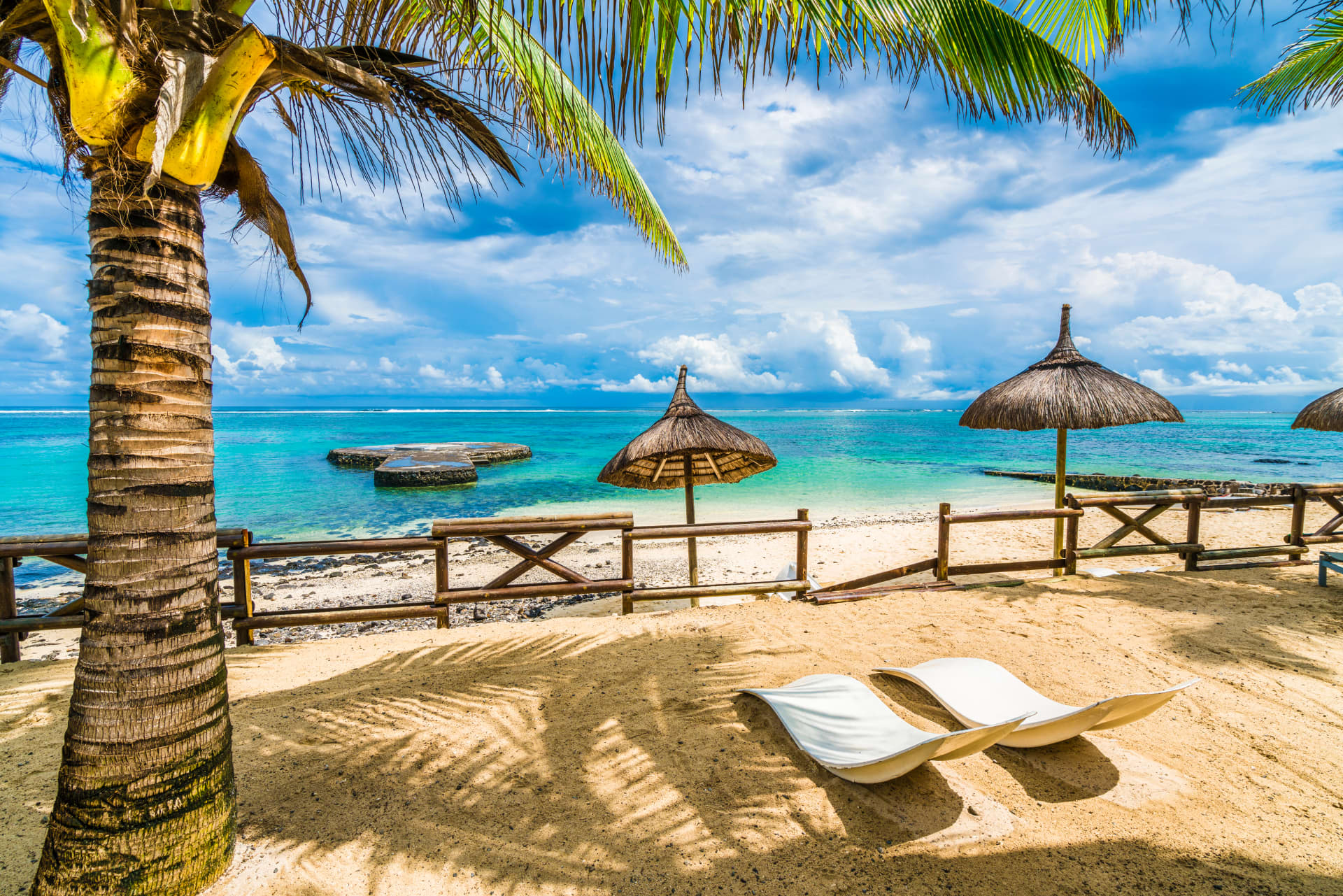 Cheap Holidays 2023 | Holiday Package Deals | lastminute.com