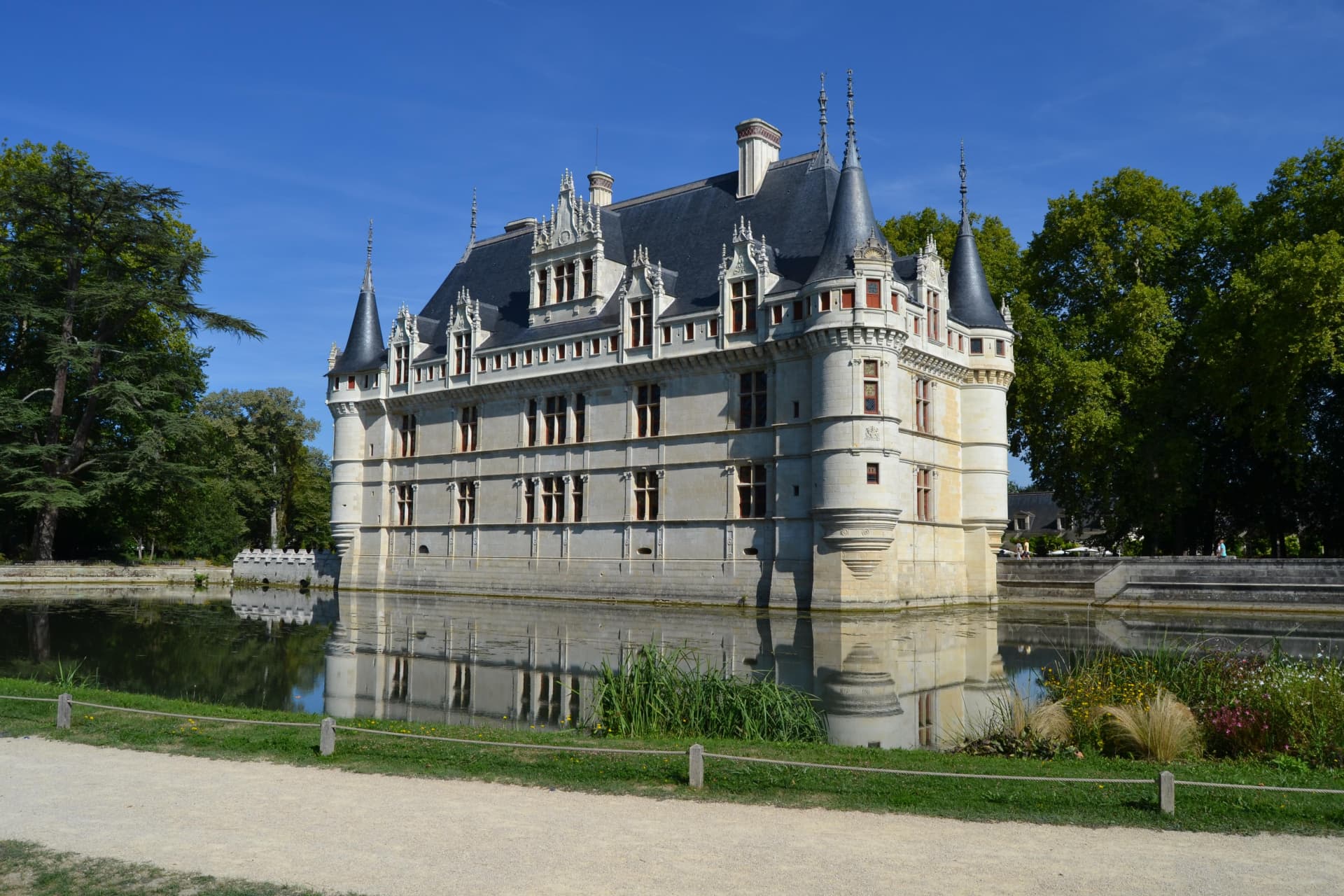 Chateaux in France: A guide to visit the best castles in France ...