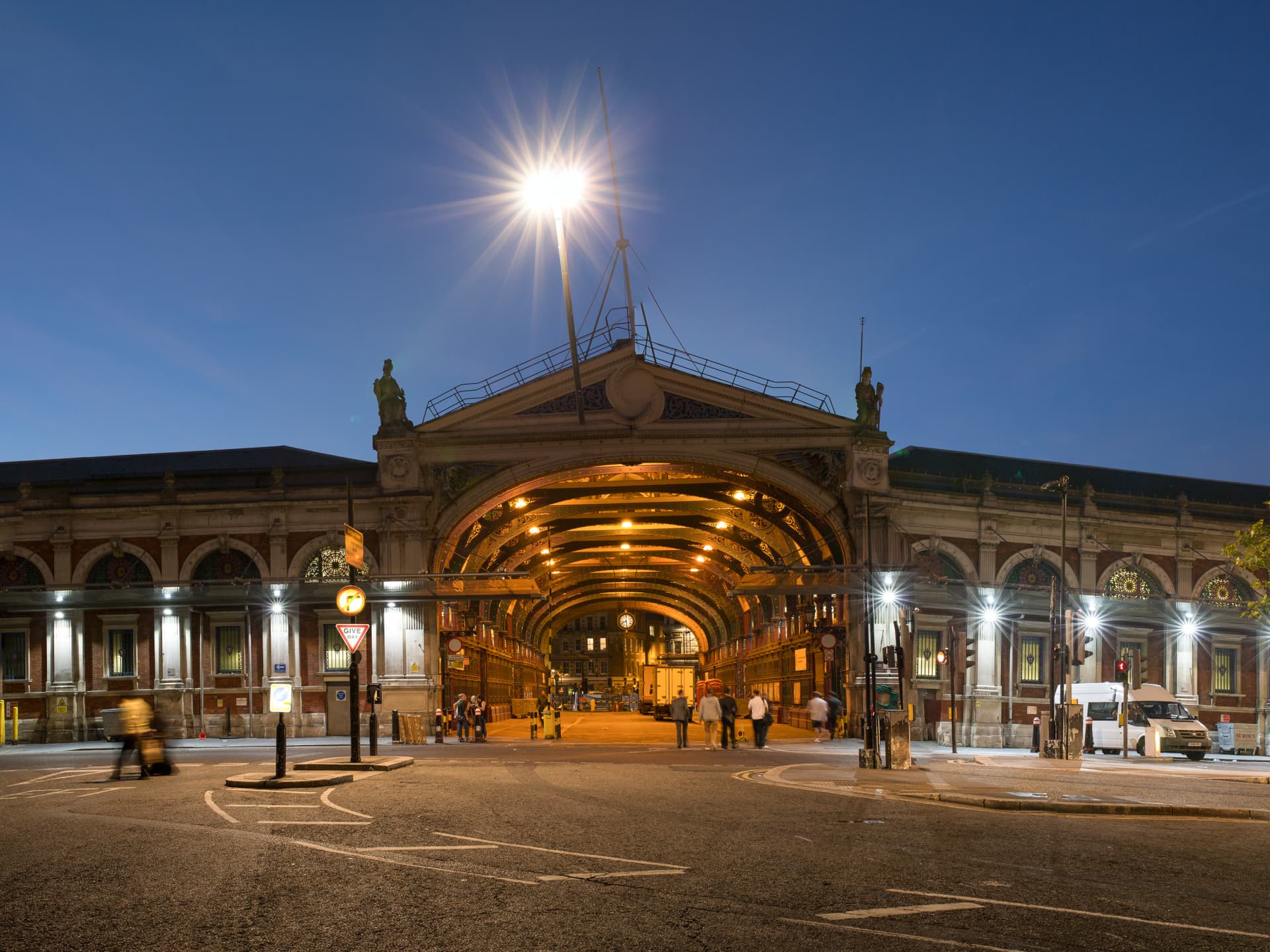 London Markets: From Food to Fashion And Antiques to Art | lastminute.com