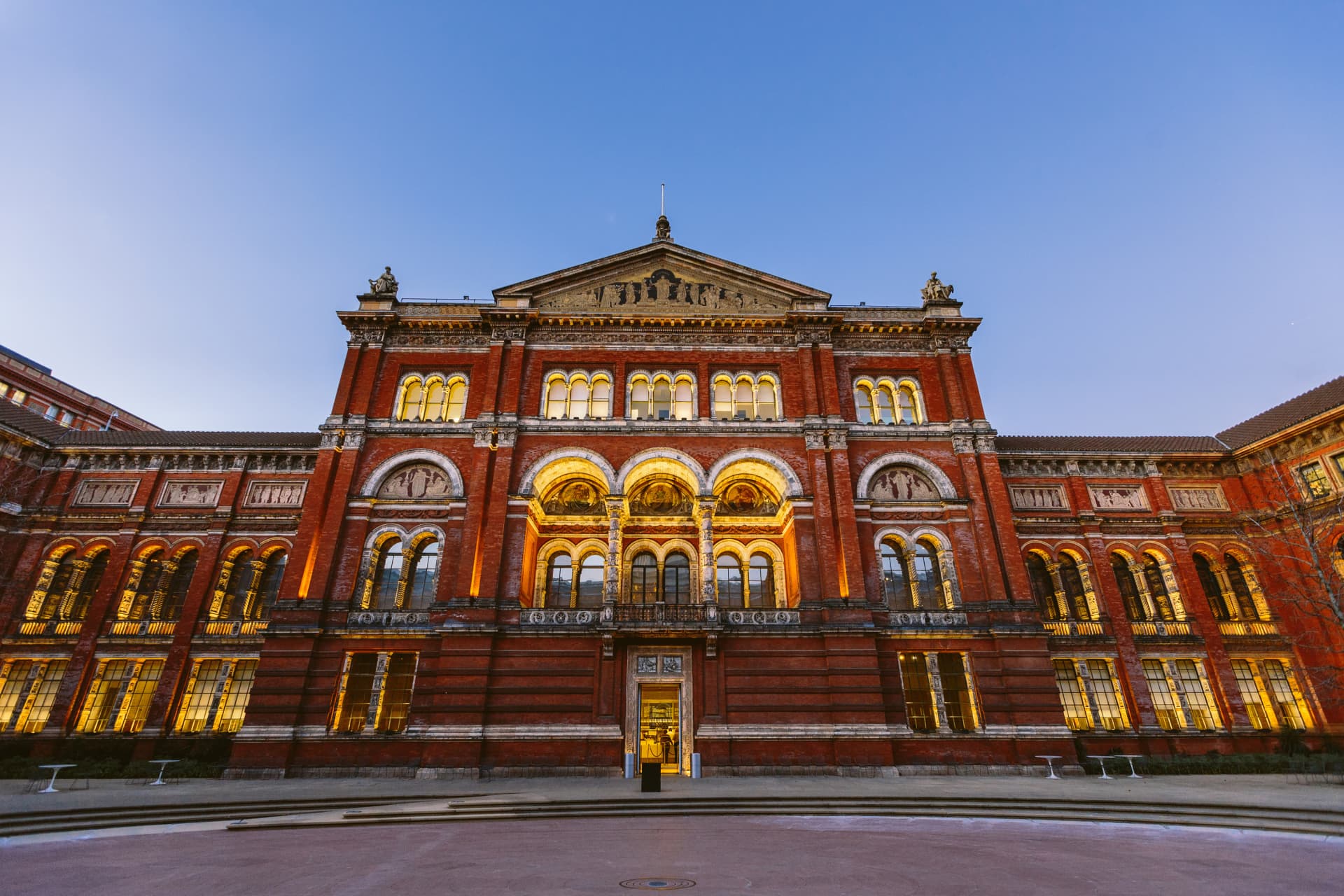 London museums with late night opening hours | lastminute.com