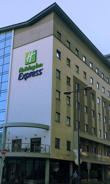 Gibraltar Holidays 2024/2025 | Cheap Holidays to Gibraltar | lastminute.com