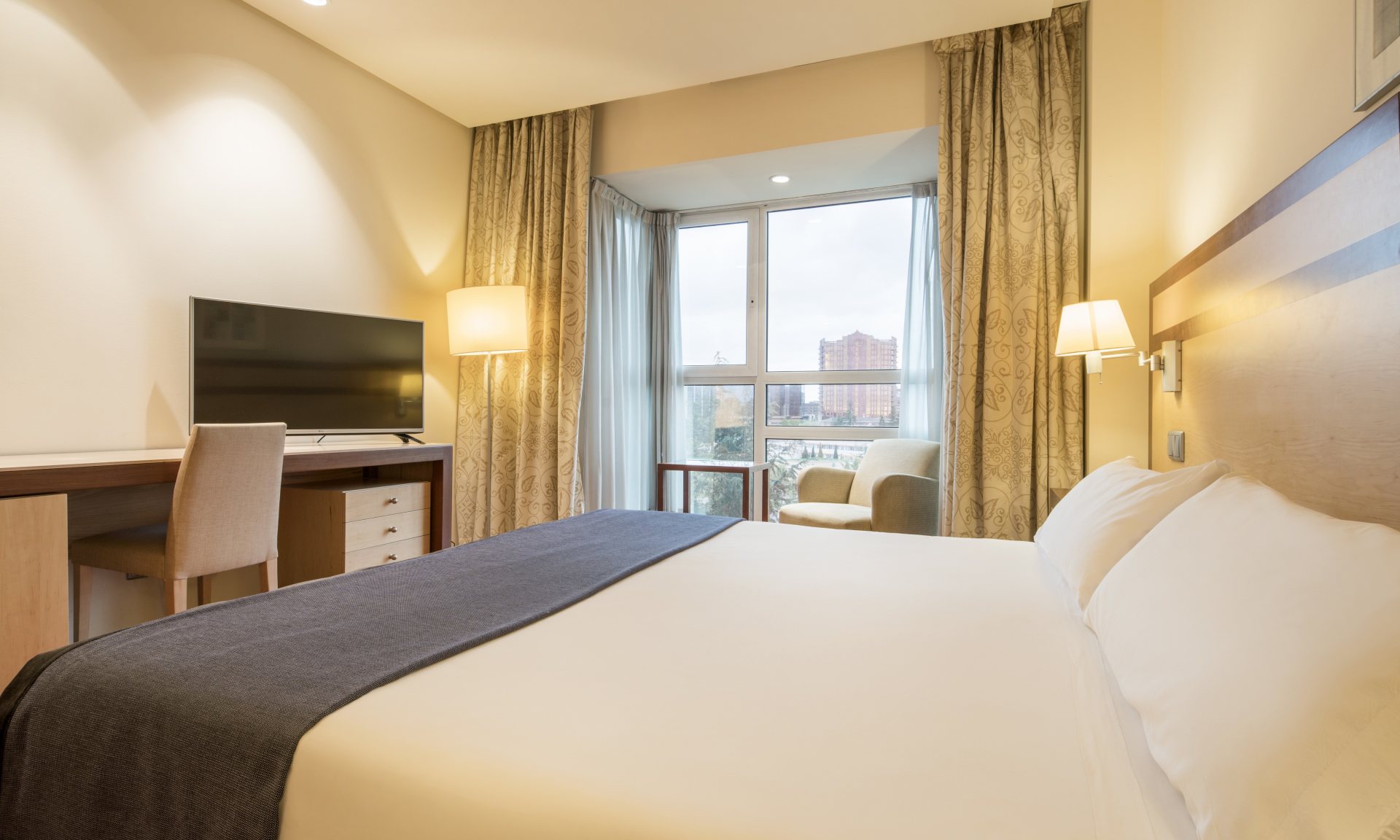 Cheap flights to Madrid | lastminute.com