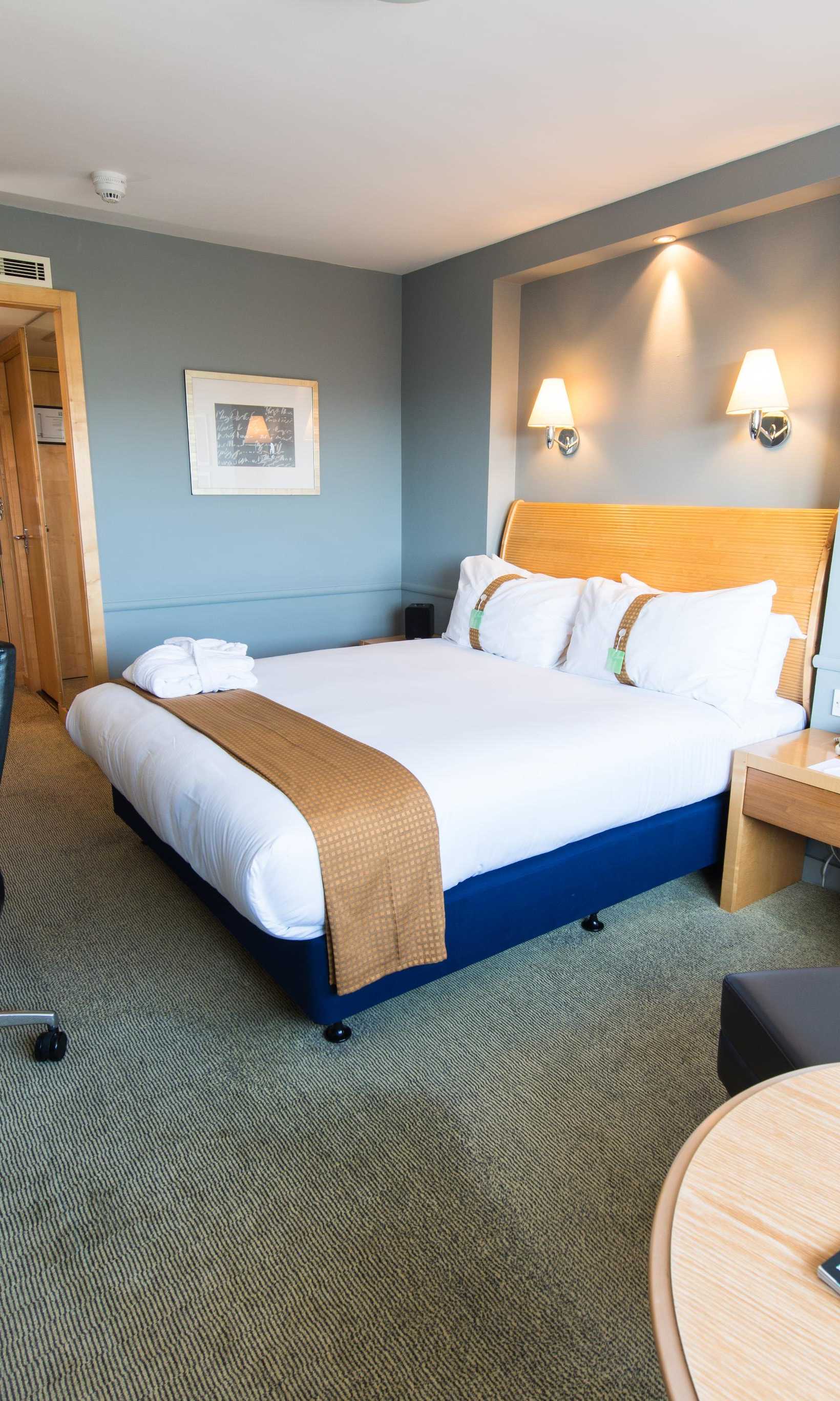 Städtereisen Edinburgh - günstige Flug + Hotel Angebote | weg.de