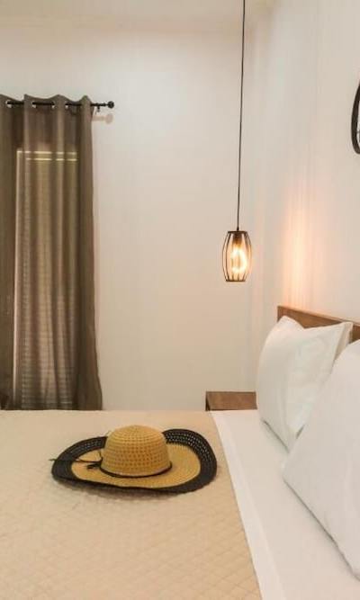 Kavos vacanta 2026/2027 | Vacanțe ieftine în Kavos | lastminute.com