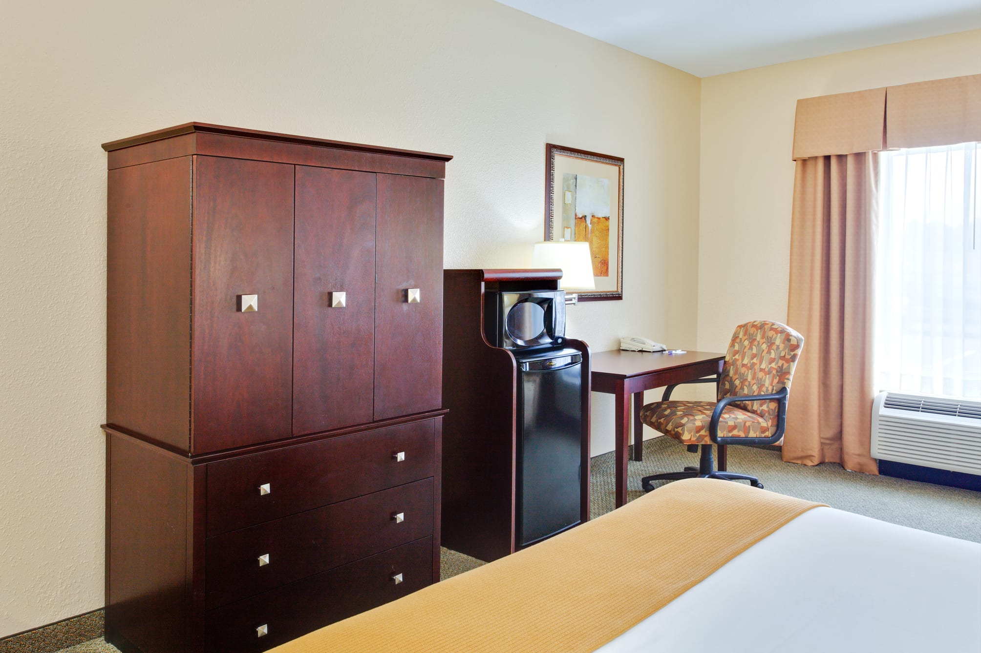 Holiday Inn ATHENS - AIRPORT, Athens | Best deals | lastminute.com