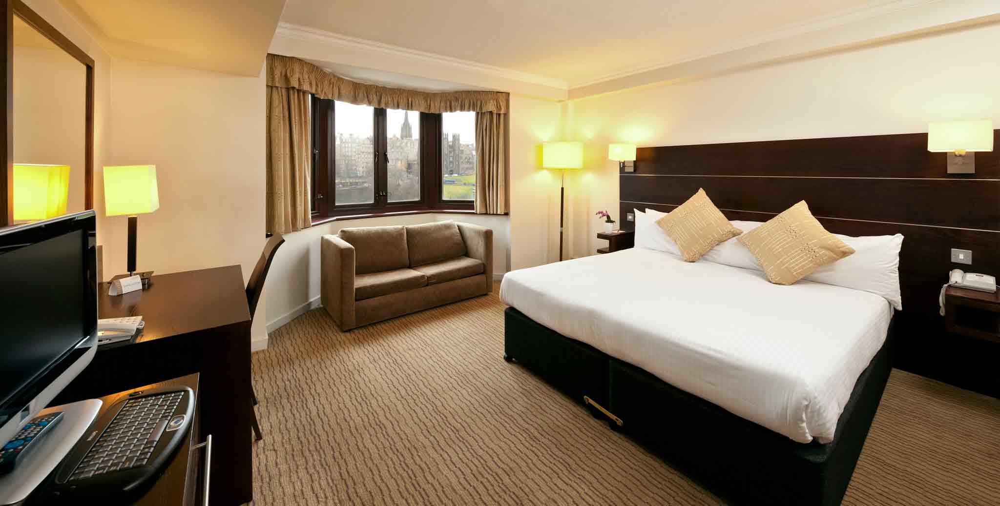 Premier Inn Edinburgh City Centre Royal Mile, Edinburgh | Best deals ...