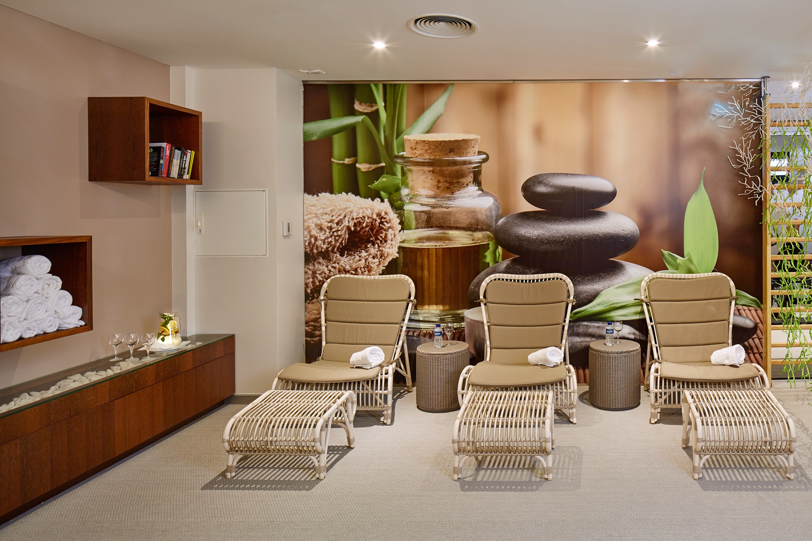 Hotel Faro & Beach Club, Faro | Best deals | lastminute.com