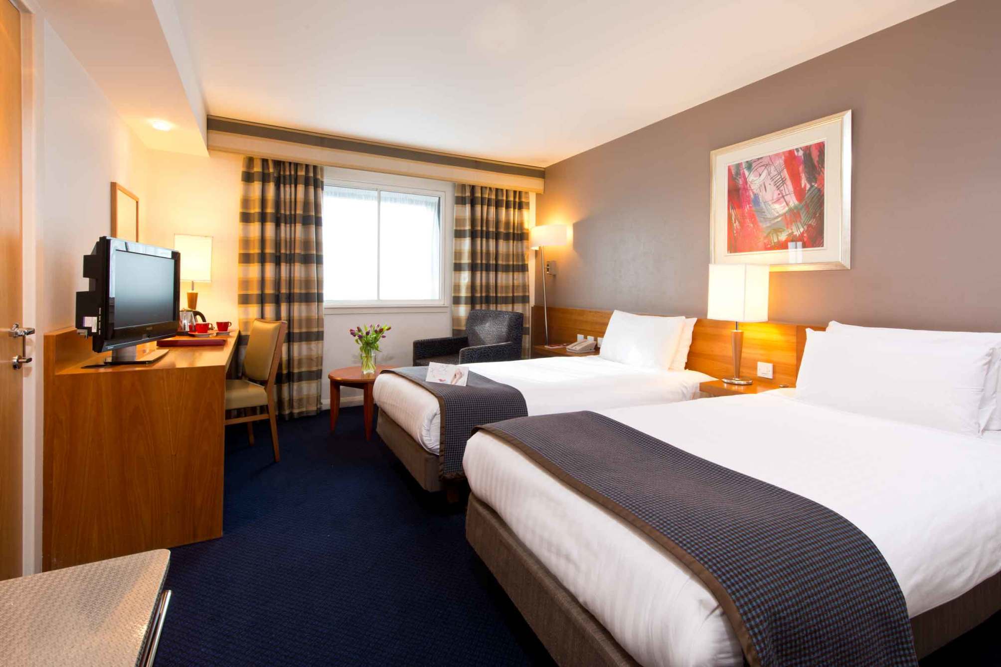 Premier Inn London Heathrow Airport T2 & T3 - Bath Road, Hounslow ...