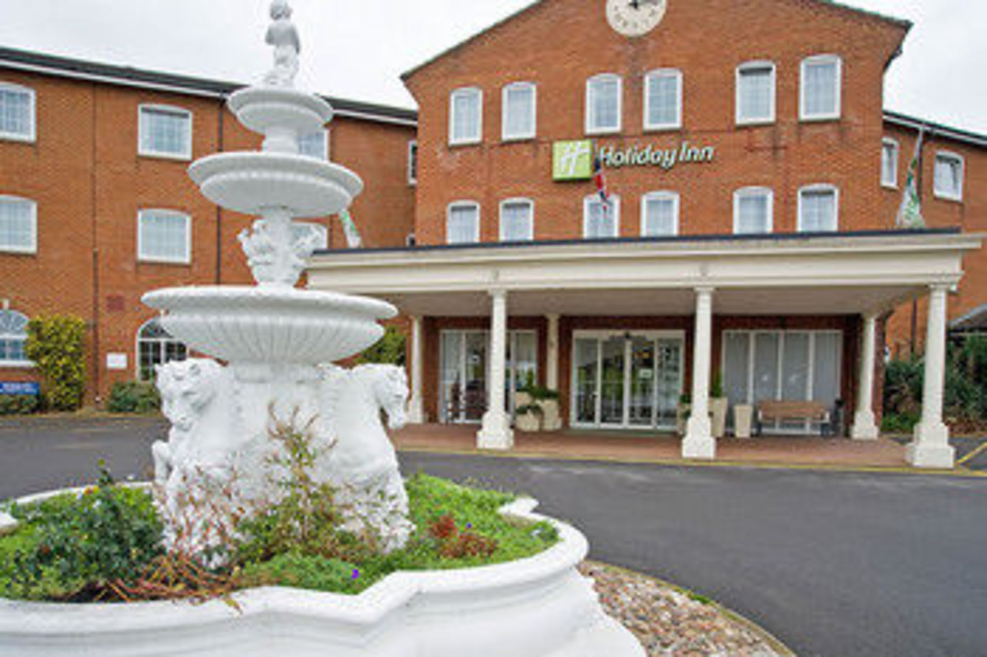 Premier Inn Bedford (Priory Marina), Bedford | Best deals | lastminute.com