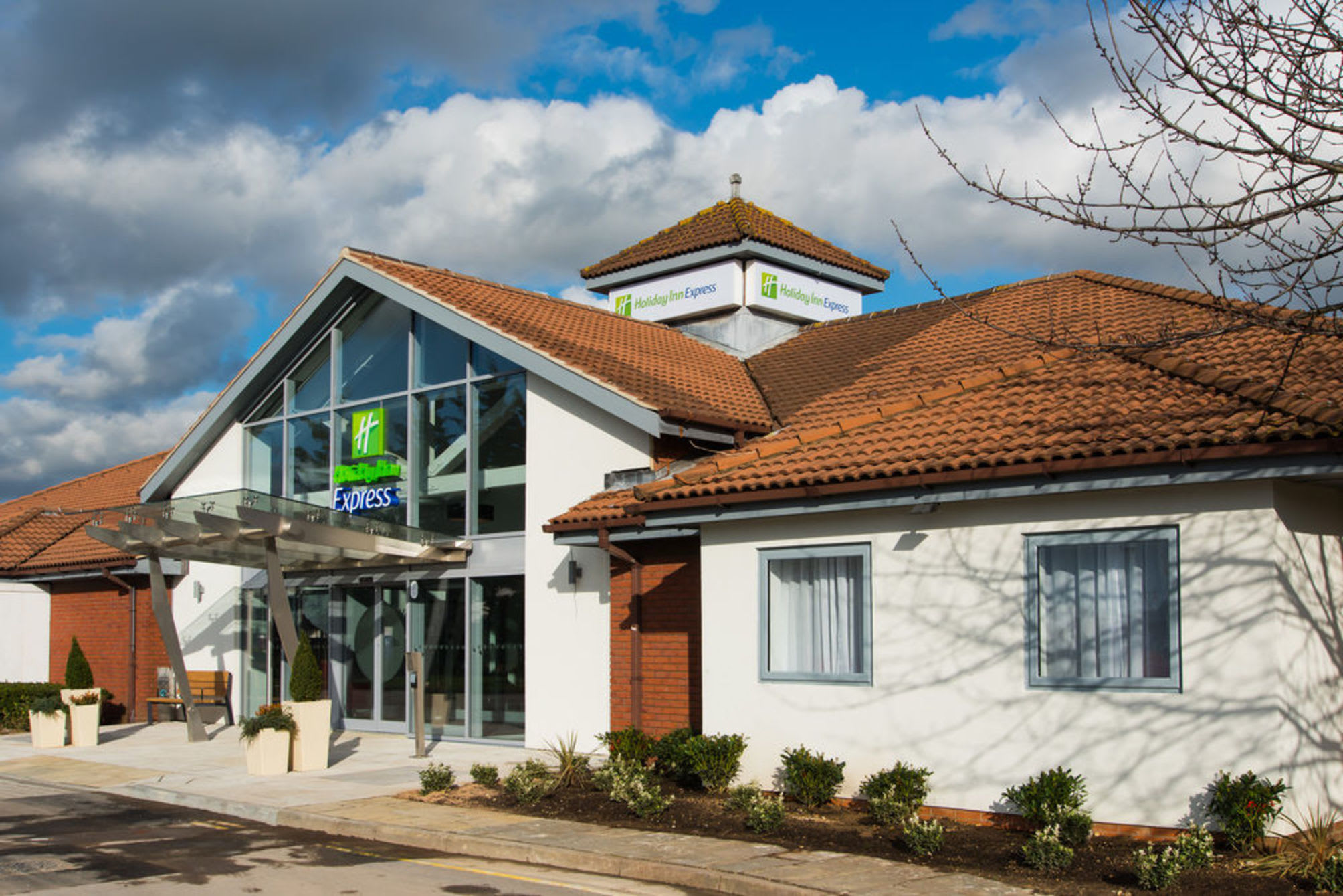 Holiday Inn Express PORTSMOUTH - NORTH by IHG, Portsmouth | Best deals ...
