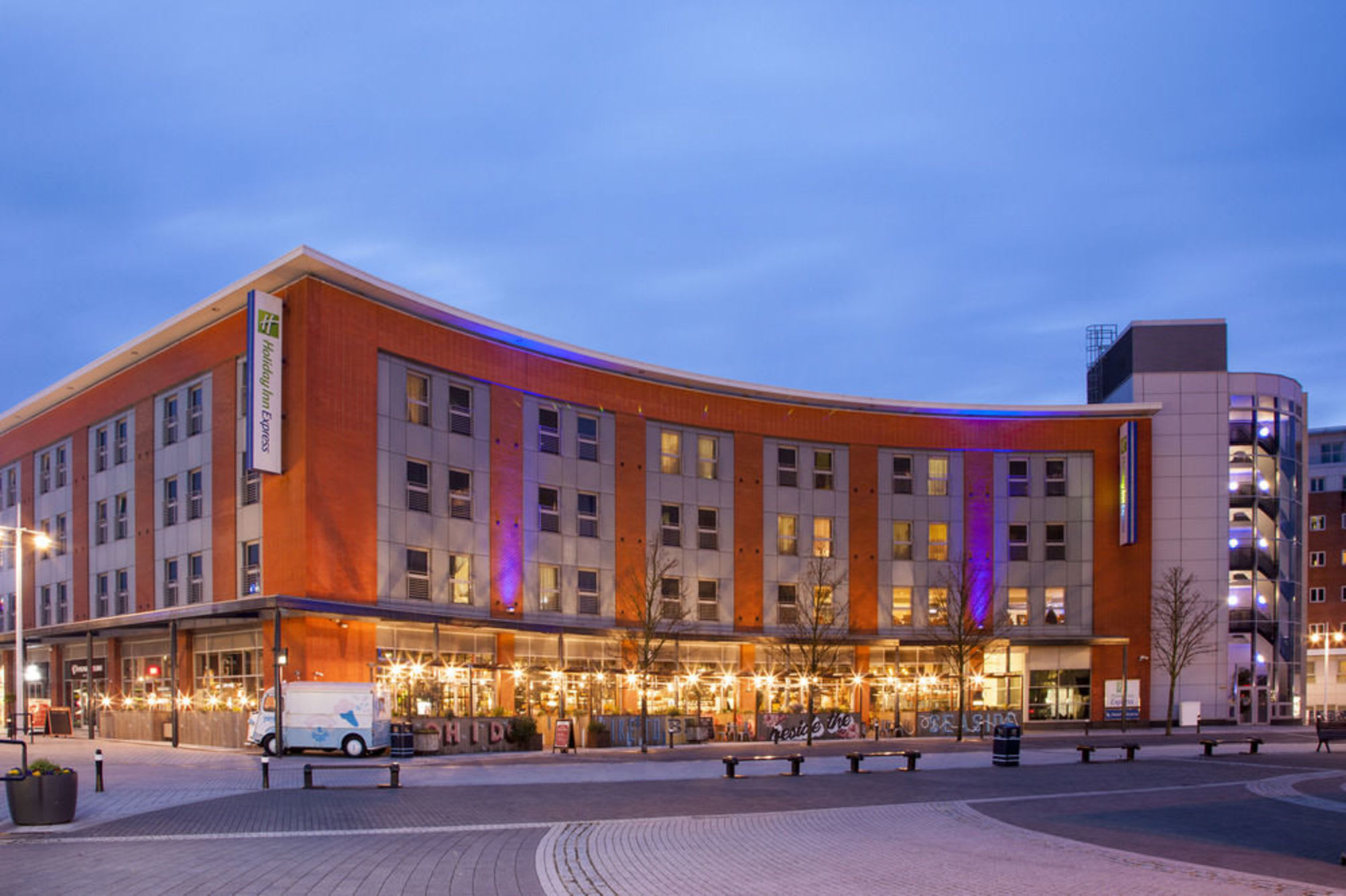 Premier Inn Portsmouth Dockyard, Portsmouth | Best deals | lastminute.com