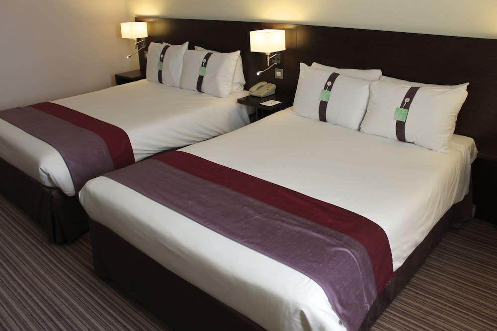 Premier Inn Sunbury (Kempton Park), Sunbury | Best deals | lastminute.com