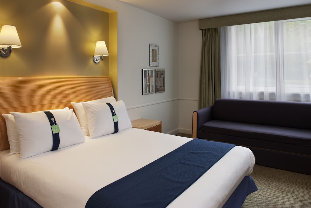 Premier Inn Stroud, Stroud | Best deals | lastminute.com