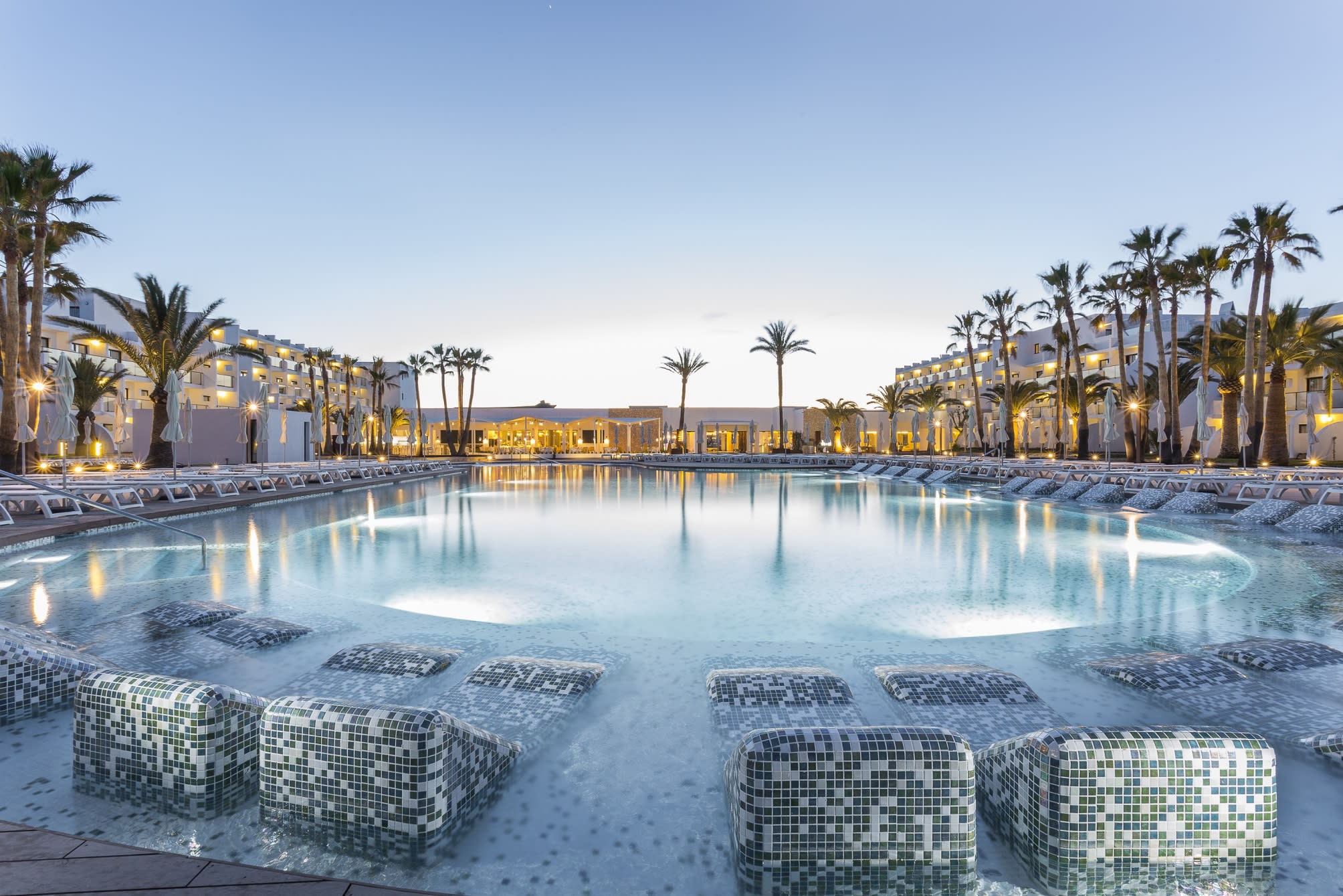 Grand Palladium White Island Resort & Spa - All Inclusive, Playa d'en ...