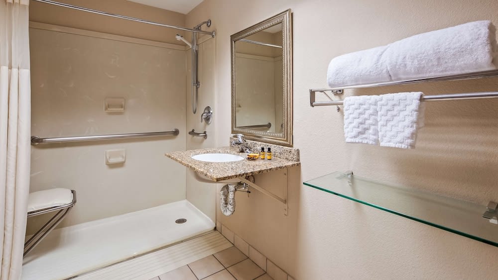 Best Western Plus Chicago Hillside, Hillside | Best deals | lastminute.com
