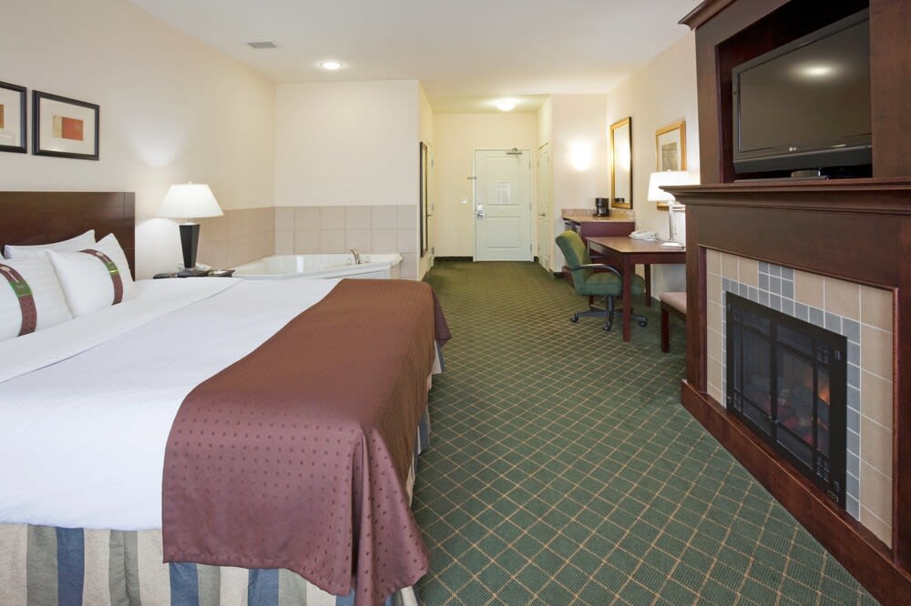Holiday Inn CONFERENCE CTR MARSHFIELD by IHG, Marshfield (WI ...