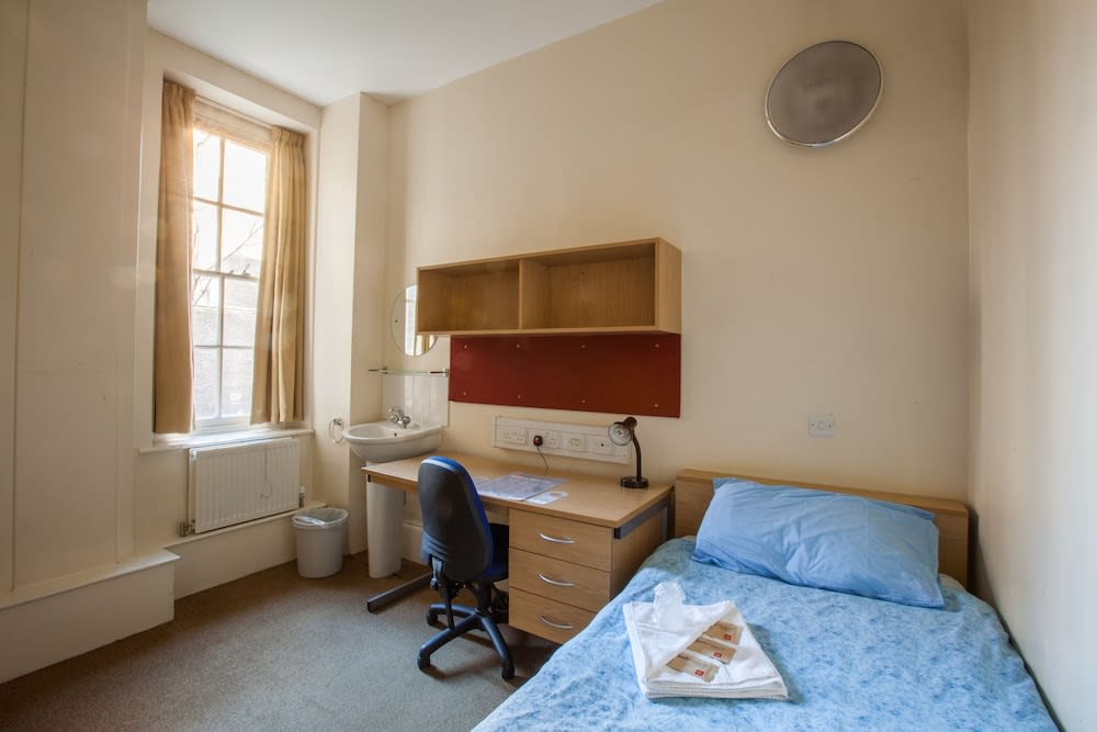 LSE Passfield Hall, London | Best deals | lastminute.com
