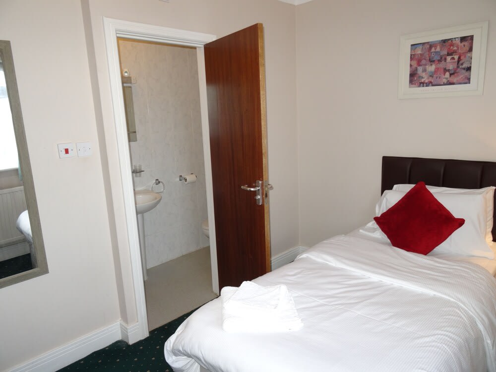 AJ Lodge, Slough | Best deals | lastminute.com