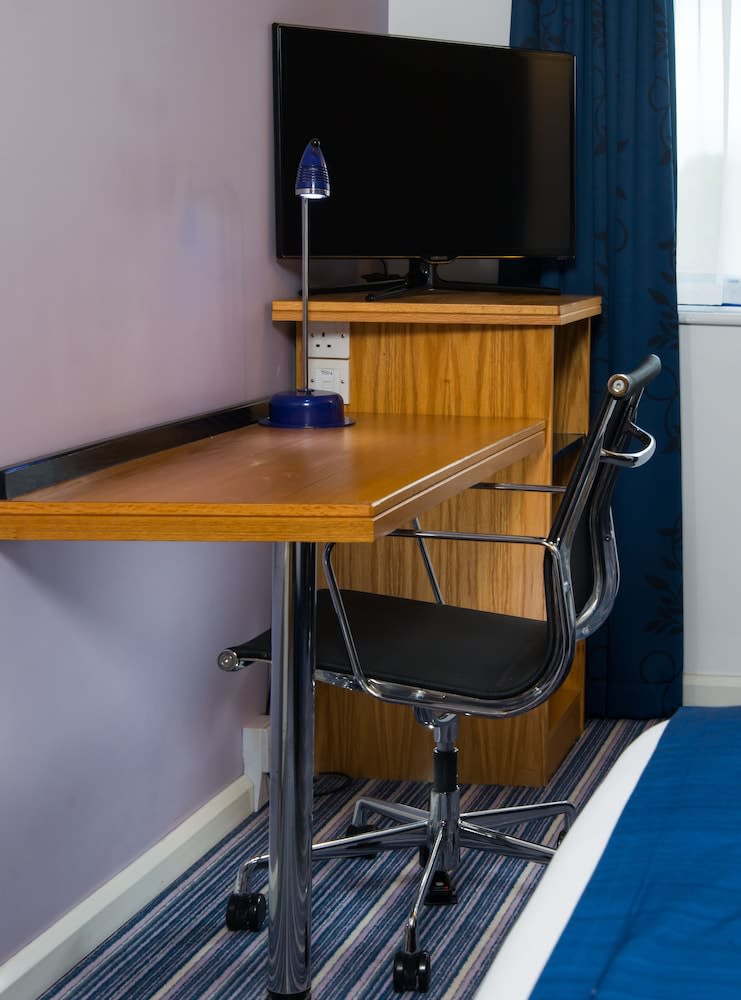 Holiday Inn Express LONDON CHINGFORD-NTH CIRCULAR by IHG, Chingford ...