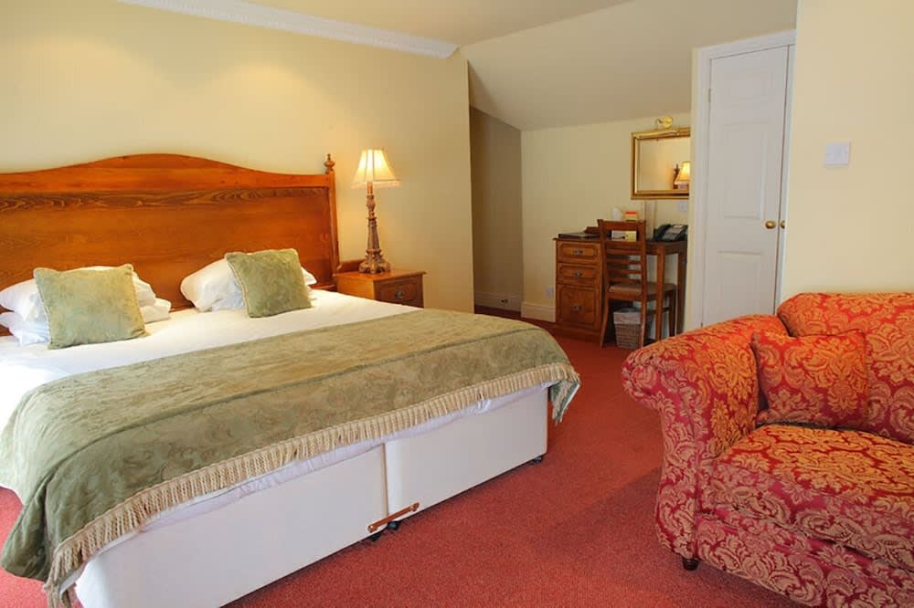 The Atherstone Red Lion Hotel, Atherstone | Best deals | lastminute.com