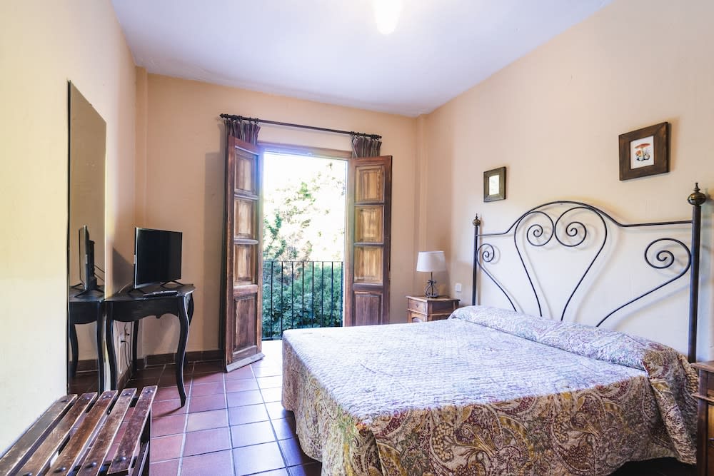 Hotel Humaina, Malaga | Best deals | lastminute.com