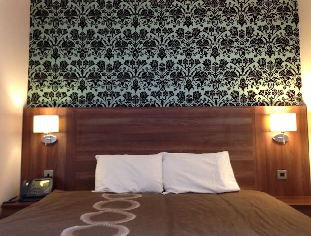 Ely House Hotel, Wolverhampton | Best deals | lastminute.com