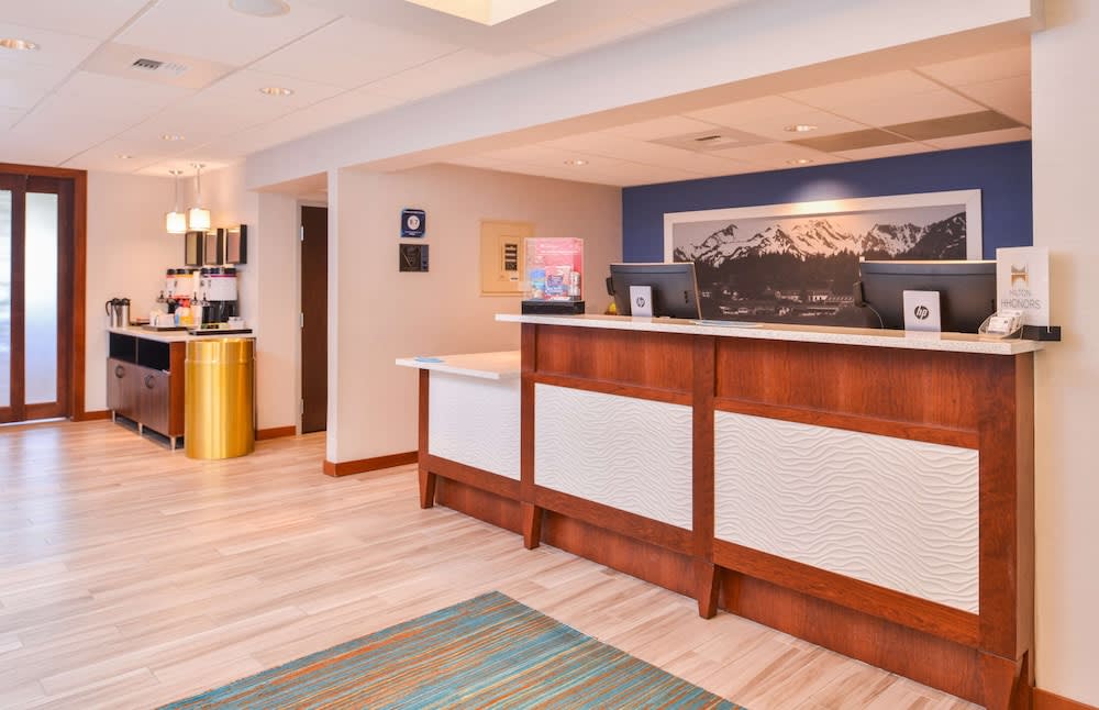 Hampton Inn Seattle-Airport, Seatac | Best deals | lastminute US