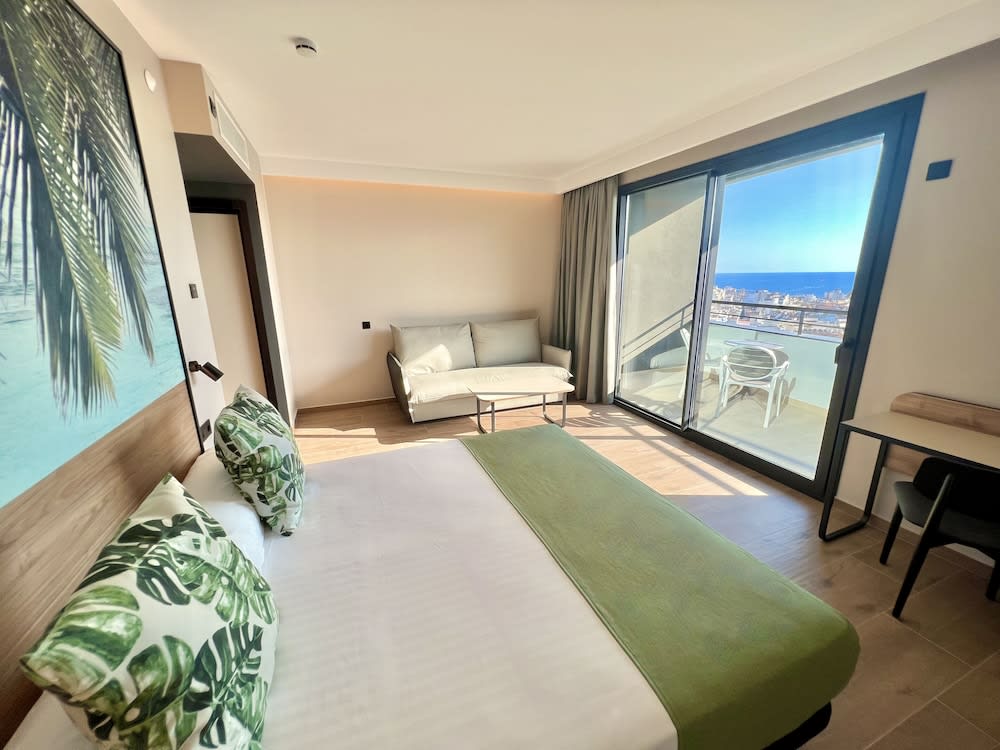 Hotel Primavera Park **** Superior, Benidorm | Günstige Angebote ...