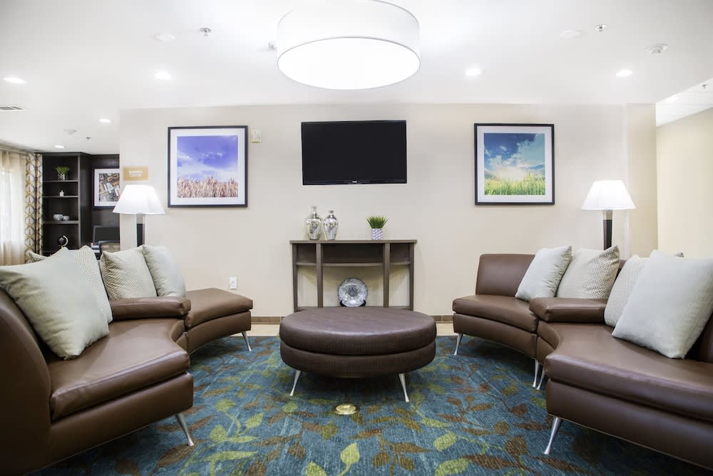 Candlewood Suites GRAND PRAIRIE - ARLINGTON by IHG, Grand Prairie ...