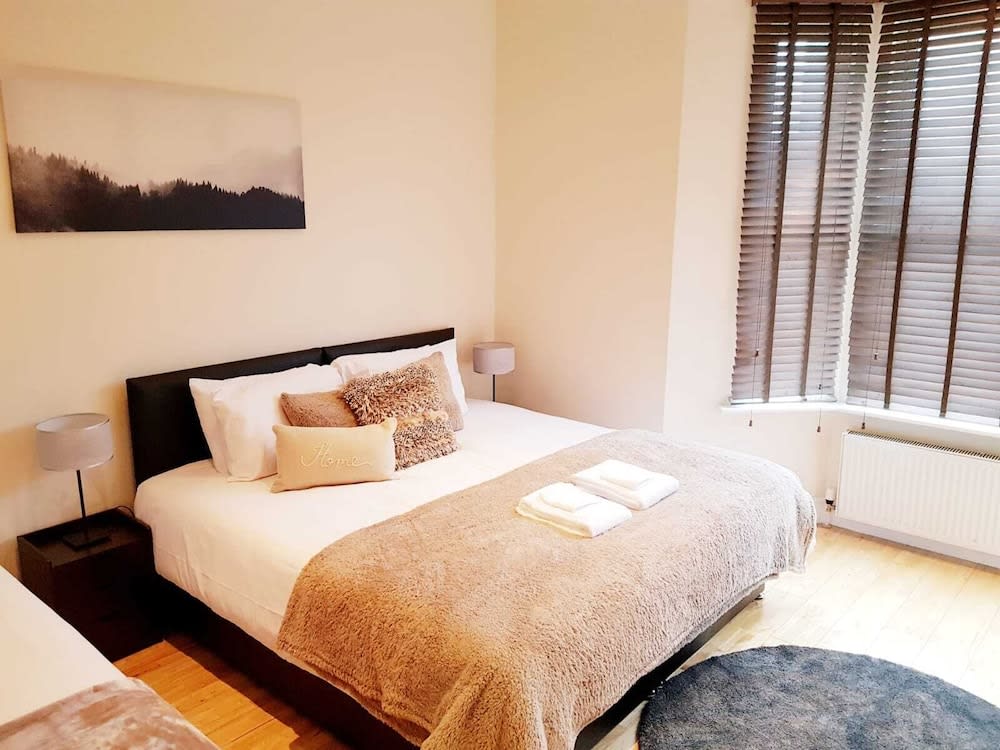 Cogie Abode, Enfield | Best deals | lastminute.com
