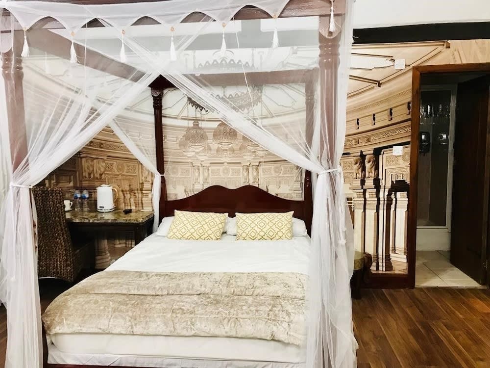 Oldlands Farmhouse Gatwick, Crawley | Best deals | lastminute.com