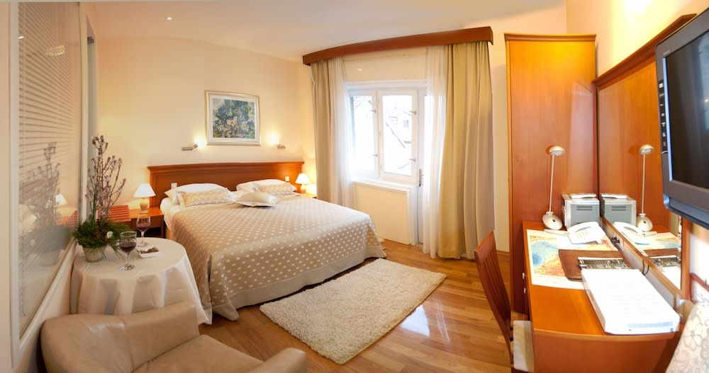 Royal Suites, Split | Best deals | lastminute.com