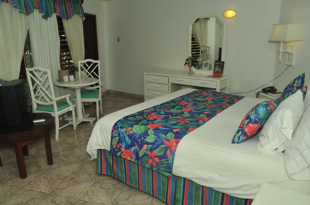 Negril Treehouse Resort, Negril | Best deals | lastminute.com