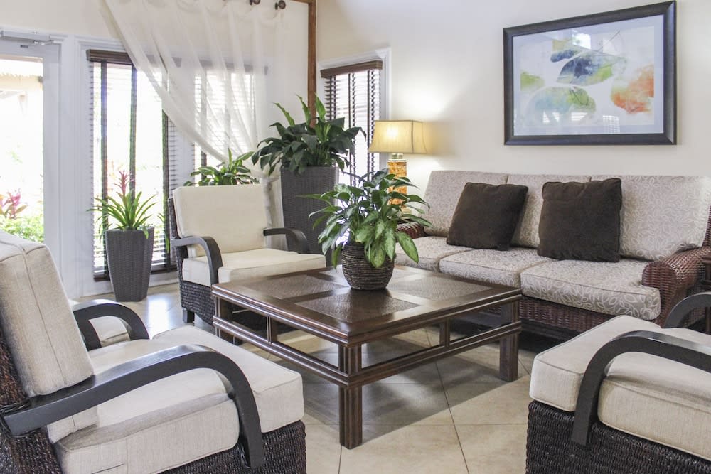 Hilton Vacation Club Polynesian Isles Kissimmee, Kissimmee | Best deals ...