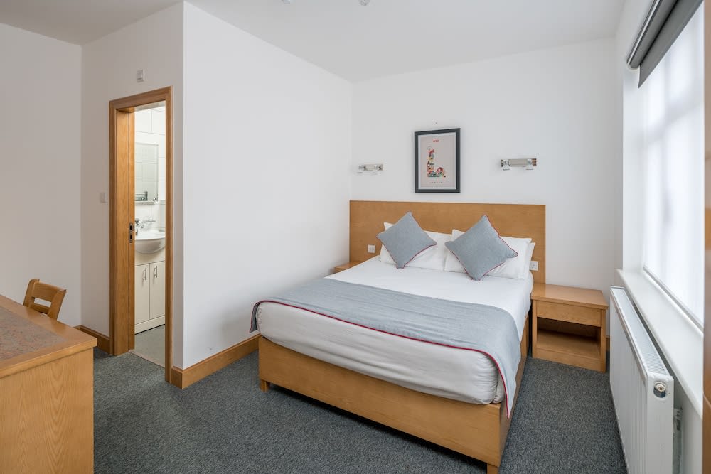 Premier Inn Cobham, Cobham | Best deals | lastminute.com