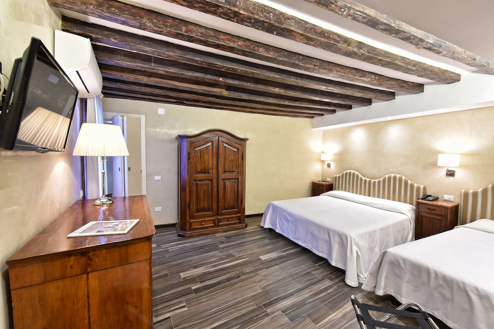 Hotel Villa Rosa, Venice | Best deals | lastminute.com