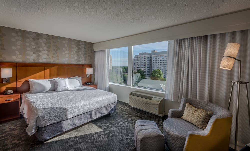 Courtyard by Marriott Bethesda Chevy Chase, Chevy Chase | Best deals ...