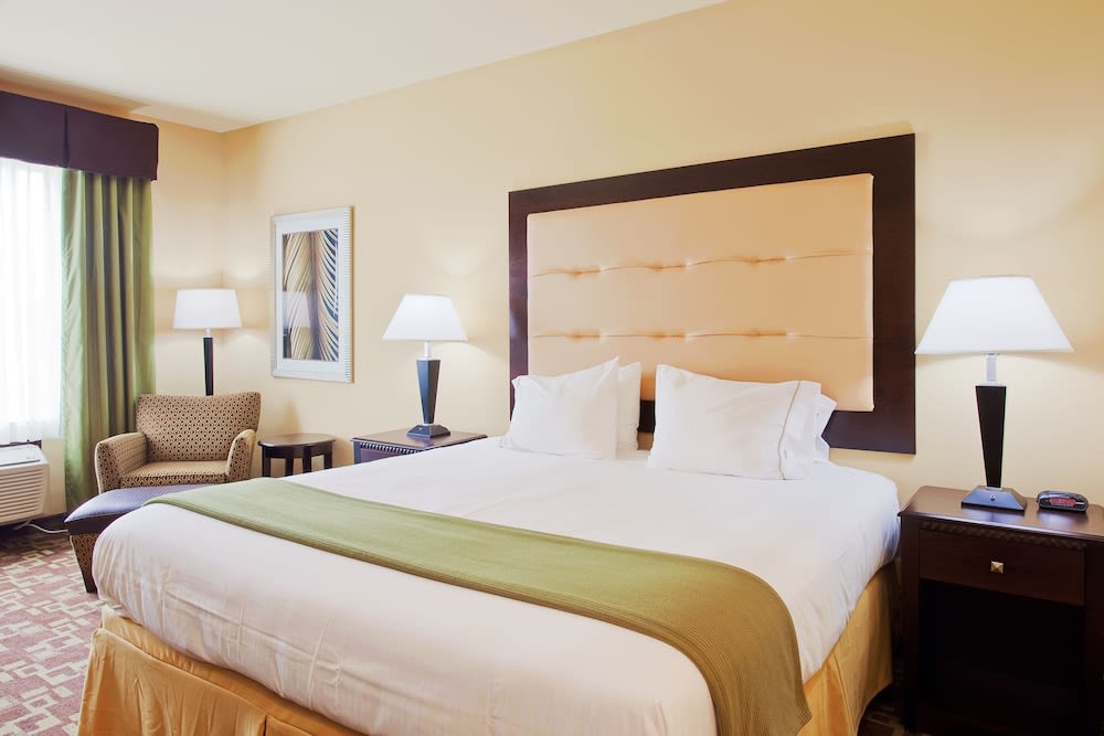 Holiday Inn Express & Suites Foley by IHG, Foley | Best deals ...