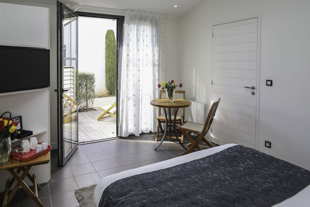 Hôtel Les Vignes de la Chapelle, "The Originals Relais", Sainte-Marie ...