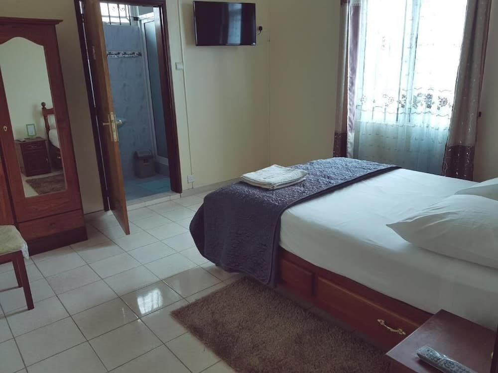 Luxor Residence Guesthouse, Belle Mare | Meilleures offres | lastminute ...