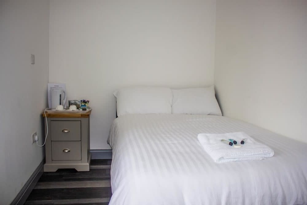 Crofts Hotel, Cardiff | Best deals | lastminute.com
