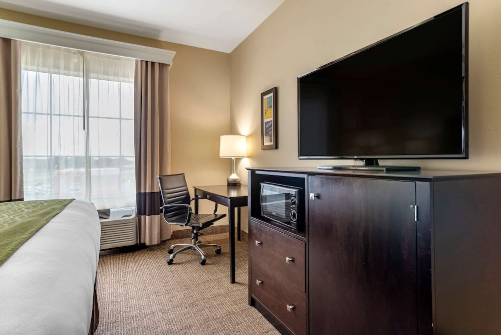 Comfort Inn & Suites Scott-West Lafayette, Scott | Best deals ...