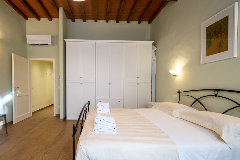 Santo Spirito Bright Flat by Mmega, Florence | Best deals | lastminute.com